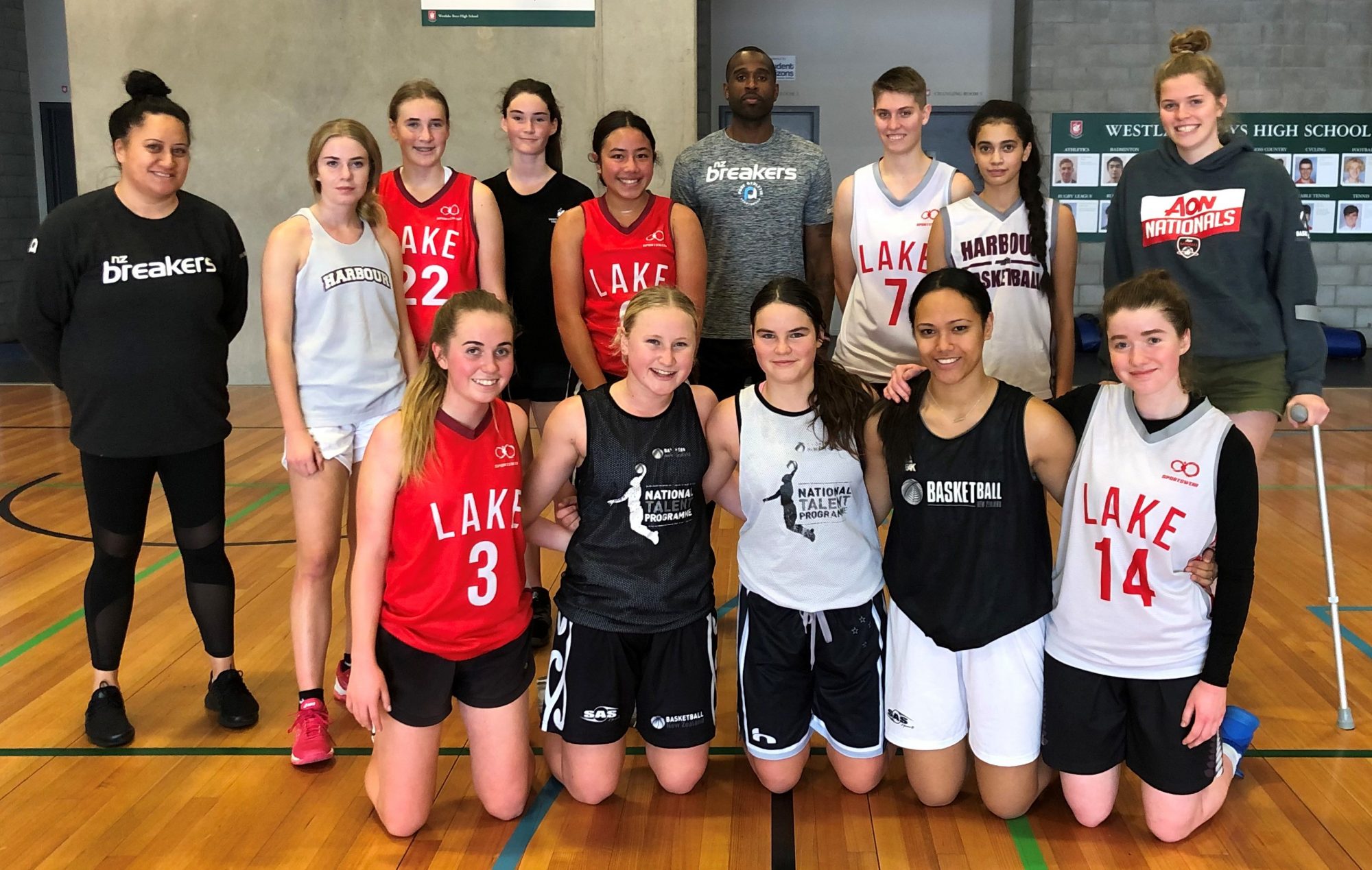 Premier basketballers work out with Breakers staff | Te Reo o Te Roto