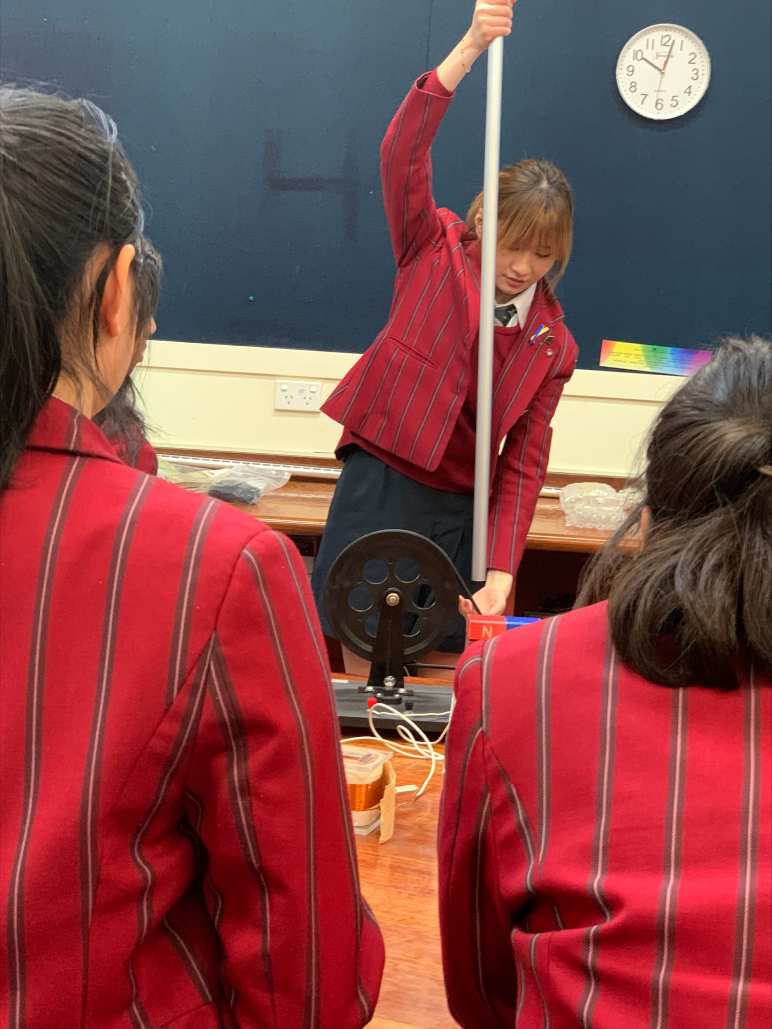 Cool physics demonstrations | Te Reo o Te Roto