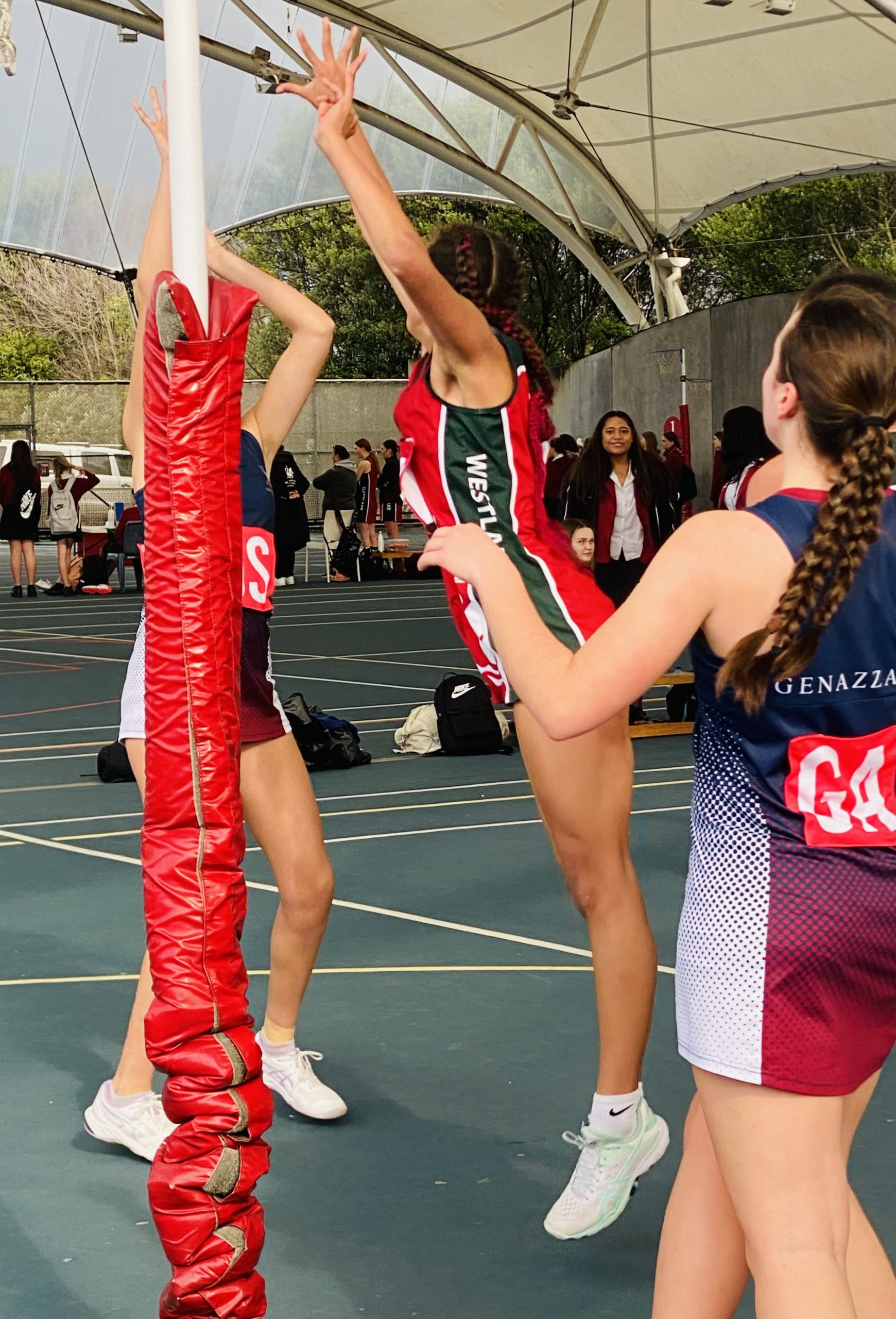 Westlake Girls beat the Aussies in Netball Friendly | Te Reo o Te Roto